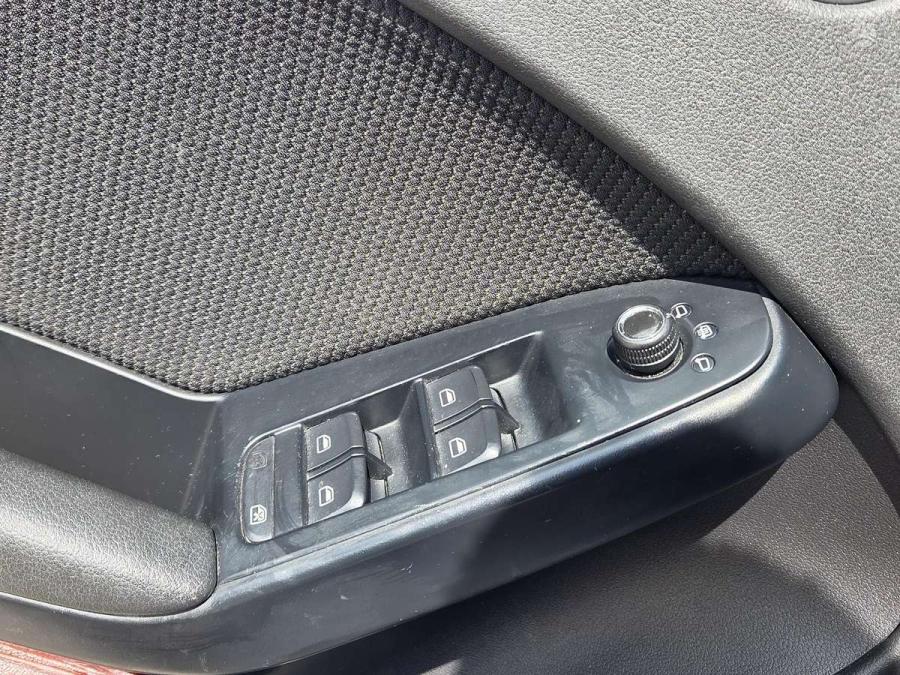 Grey Audi A4 2010 in Jonava, with an engine capacity of 1.97 L and mileage of 340 thousand km for 5200 €, photo 17 on AUTOMOTO.COM.LV
