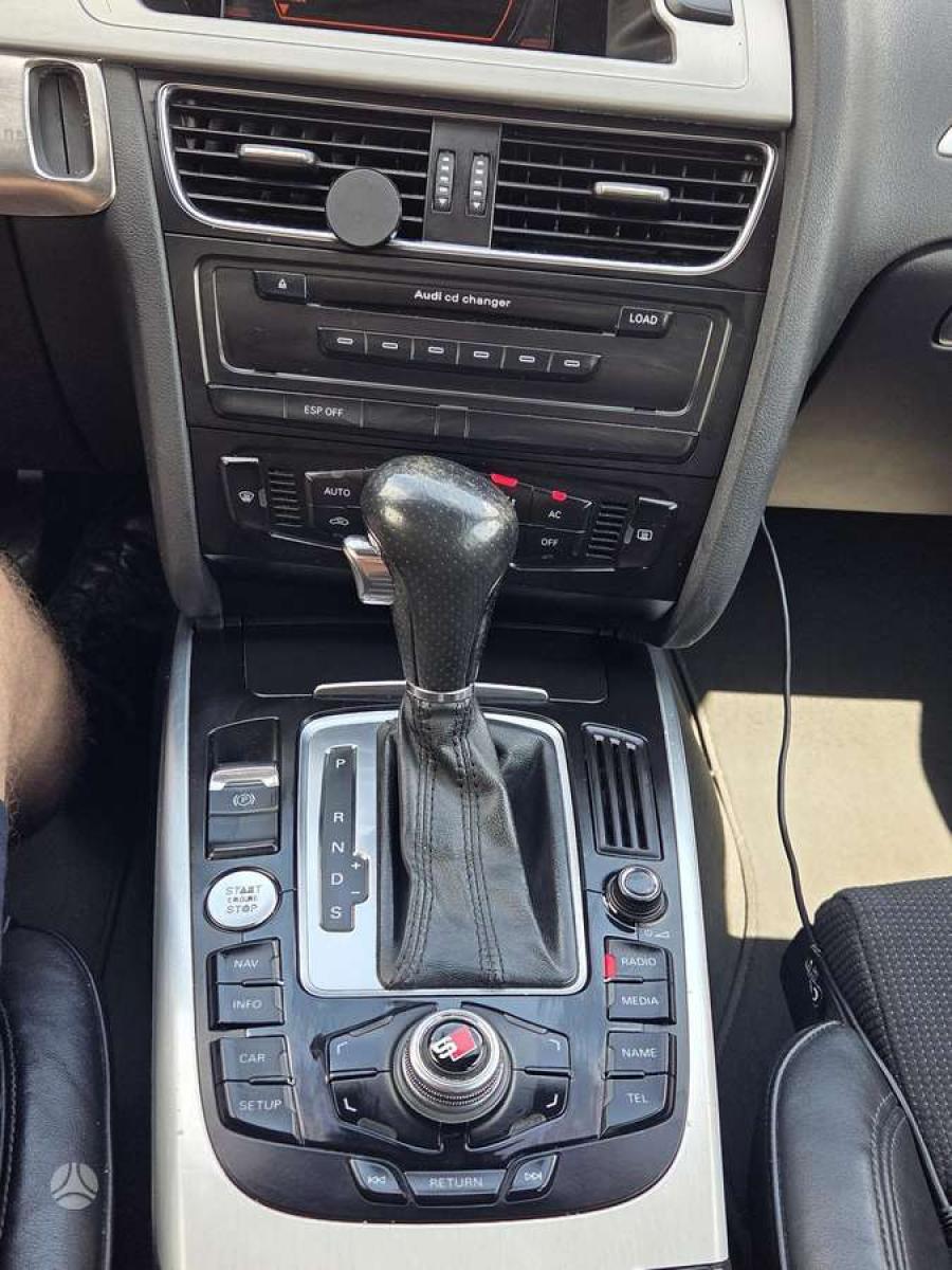 Grey Audi A4 2010 in Jonava, with an engine capacity of 1.97 L and mileage of 340 thousand km for 5200 €, photo 21 on AUTOMOTO.COM.LV