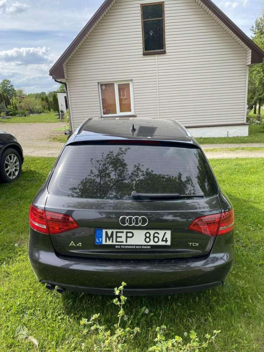 Grey Audi A4 2010 in Siauliai, with an engine capacity of 1.97 L and mileage of 340 thousand km for 3400 €, photo 5 on AUTOMOTO.COM.LV