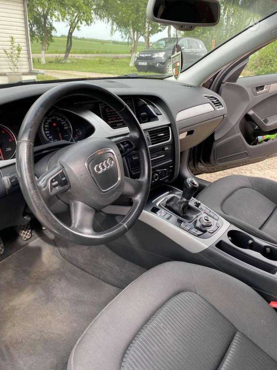 Grey Audi A4 2010 in Siauliai, with an engine capacity of 1.97 L and mileage of 340 thousand km for 3400 €, photo 12 on AUTOMOTO.COM.LV