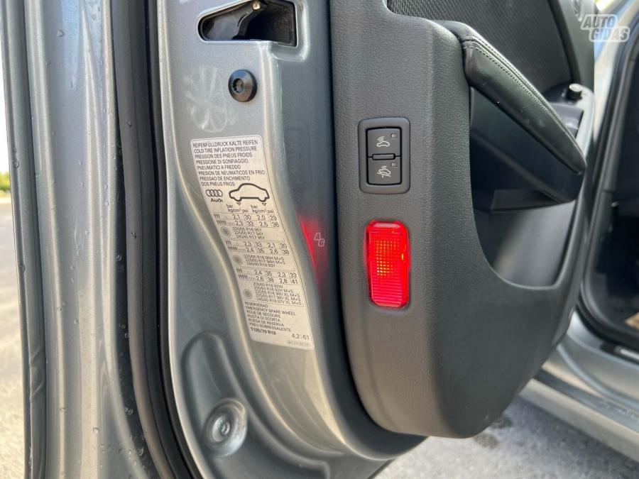 Grey Audi A4 2010 in Kaunas, with an engine capacity of 2.00 L and mileage of 290 thousand km for 6000 €, photo 14 on AUTOMOTO.COM.LV