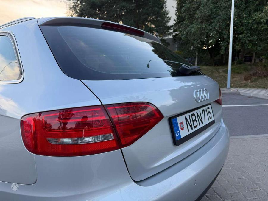 Grey Audi A4 2010 in Vilnius, with an engine capacity of 2.00 L and mileage of 295 thousand km for 4900 €, photo 13 on AUTOMOTO.COM.LV