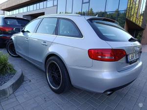Pelēks Audi A4 2010 Viļņa, ar dzinēja tilpumu 1.98 L un nobraukumu 295 tūkst. km par 3550 €, foto 3 vietnē AUTOMOTO.COM.LV