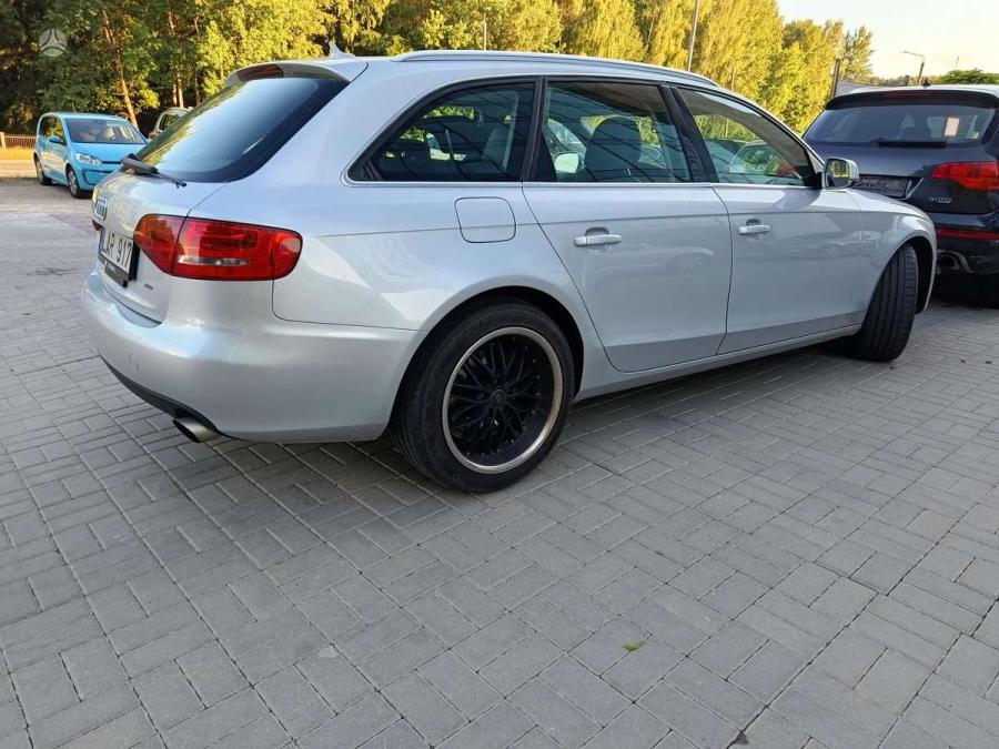 Pelēks Audi A4 2010 Viļņa, ar dzinēja tilpumu 1.98 L un nobraukumu 295 tūkst. km par 3550 €, foto 4 vietnē AUTOMOTO.COM.LV