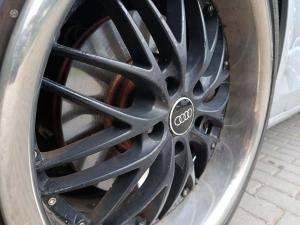 Pelēks Audi A4 2010 Viļņa, ar dzinēja tilpumu 1.98 L un nobraukumu 295 tūkst. km par 3550 €, foto 12 vietnē AUTOMOTO.COM.LV