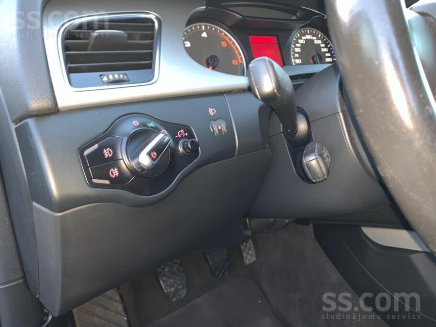 Pelēks Audi A4 2010 Liepāja, ar dzinēja tilpumu 2.00 L un nobraukumu 315 tūkst. km par 5500 €, foto 12 vietnē AUTOMOTO.COM.LV