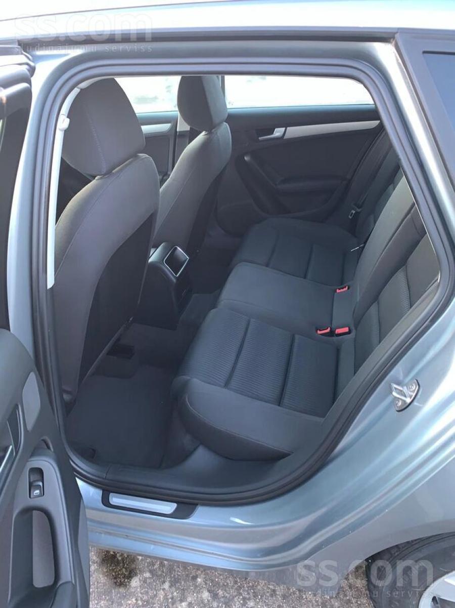 Pelēks Audi A4 2010 Liepāja, ar dzinēja tilpumu 2.00 L un nobraukumu 315 tūkst. km par 5500 €, foto 14 vietnē AUTOMOTO.COM.LV
