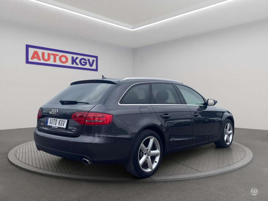 Grey Audi A4 2010 in Vilnius, with an engine capacity of 3.00 L and mileage of 243 thousand km for 3500 €, photo 6 on AUTOMOTO.COM.LV