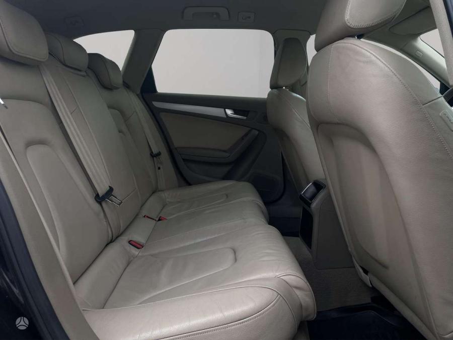 Grey Audi A4 2010 in Vilnius, with an engine capacity of 3.00 L and mileage of 243 thousand km for 3500 €, photo 10 on AUTOMOTO.COM.LV