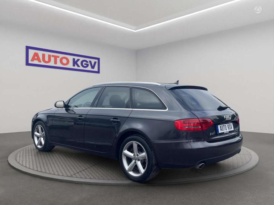 Grey Audi A4 2010 in Vilnius, with an engine capacity of 3.00 L and mileage of 243 thousand km for 3500 €, photo 4 on AUTOMOTO.COM.LV