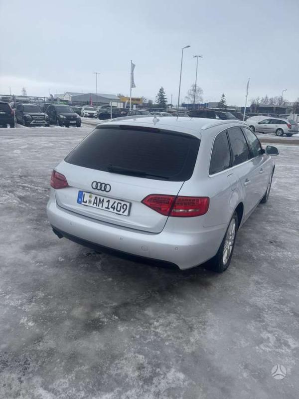 Pelēks Audi A4 2011 Marijampole, ar dzinēja tilpumu 1.97 L un nobraukumu 288 tūkst. km par 5350 €, foto 3 vietnē AUTOMOTO.COM.LV