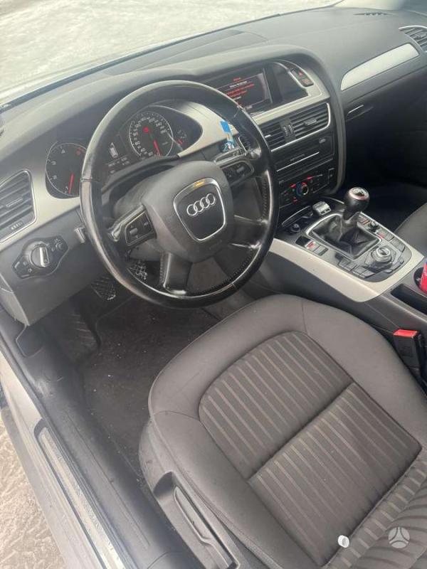 Pelēks Audi A4 2011 Marijampole, ar dzinēja tilpumu 1.97 L un nobraukumu 288 tūkst. km par 5350 €, foto 5 vietnē AUTOMOTO.COM.LV