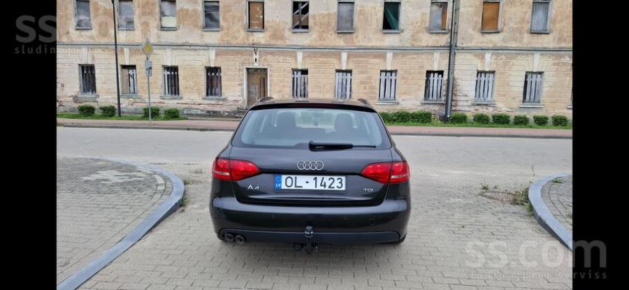 Pelēks Audi A4 2011 Daugavpils, ar dzinēja tilpumu 2.00 L un nobraukumu 258 tūkst. km par 5850 €, foto 12 vietnē AUTOMOTO.COM.LV