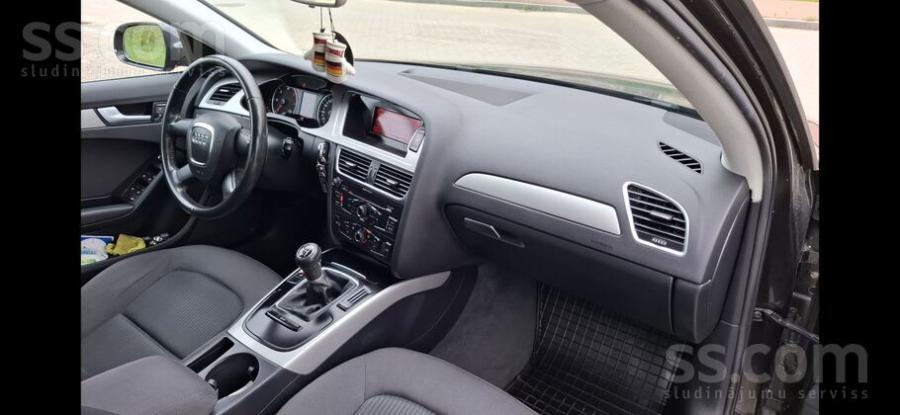 Pelēks Audi A4 2011 Daugavpils, ar dzinēja tilpumu 2.00 L un nobraukumu 258 tūkst. km par 5850 €, foto 25 vietnē AUTOMOTO.COM.LV