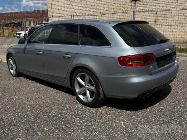 Pelēks Audi A4 2011 Daugavpils, ar dzinēja tilpumu 2.00 L un nobraukumu 236 tūkst. km par 7400 €, foto 3 vietnē AUTOMOTO.COM.LV