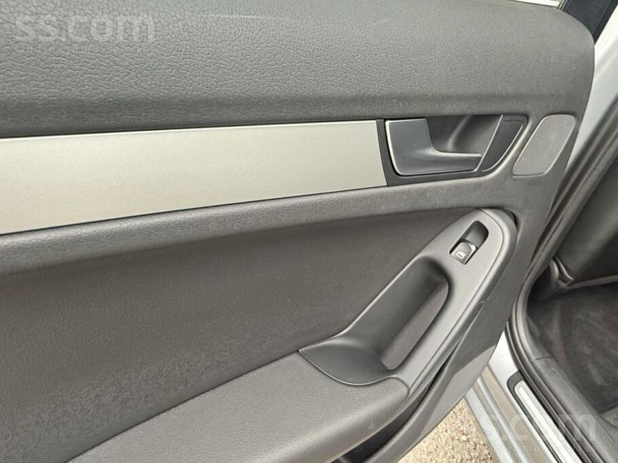 Grey Audi A4 2011 in Riga, with an engine capacity of 2.00 L and mileage of 0 thousand km for 7550 €, photo 16 on AUTOMOTO.COM.LV