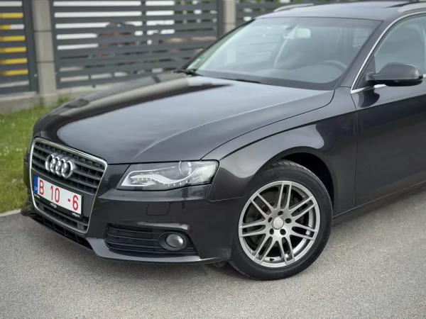 Grey Audi A4 2011 in Jelgava, with an engine capacity of 2.00 L and mileage of 274 thousand km for 6950 €, photo 2 on AUTOMOTO.COM.LV