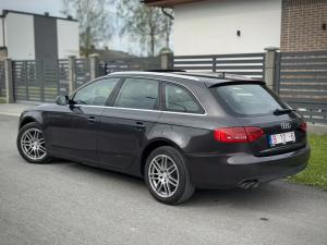 Grey Audi A4 2011 in Jelgava, with an engine capacity of 2.00 L and mileage of 274 thousand km for 6950 €, photo 4 on AUTOMOTO.COM.LV