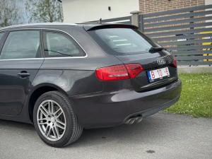 Grey Audi A4 2011 in Jelgava, with an engine capacity of 2.00 L and mileage of 274 thousand km for 6950 €, photo 5 on AUTOMOTO.COM.LV
