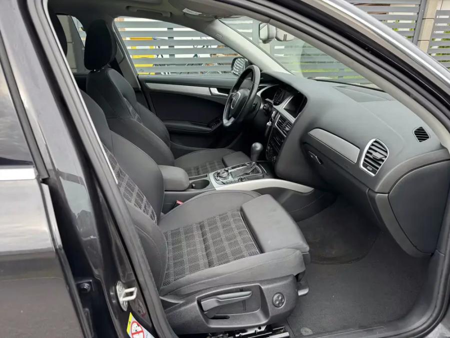 Grey Audi A4 2011 in Jelgava, with an engine capacity of 2.00 L and mileage of 274 thousand km for 6950 €, photo 12 on AUTOMOTO.COM.LV
