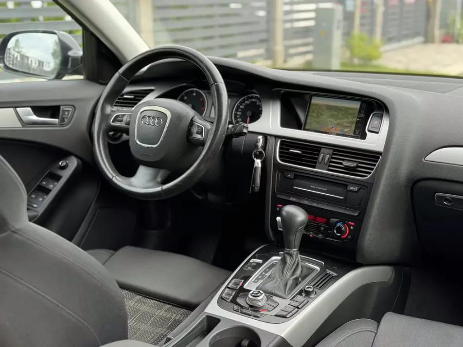 Grey Audi A4 2011 in Jelgava, with an engine capacity of 2.00 L and mileage of 274 thousand km for 6950 €, photo 15 on AUTOMOTO.COM.LV
