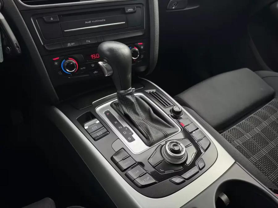 Grey Audi A4 2011 in Jelgava, with an engine capacity of 2.00 L and mileage of 274 thousand km for 6950 €, photo 16 on AUTOMOTO.COM.LV