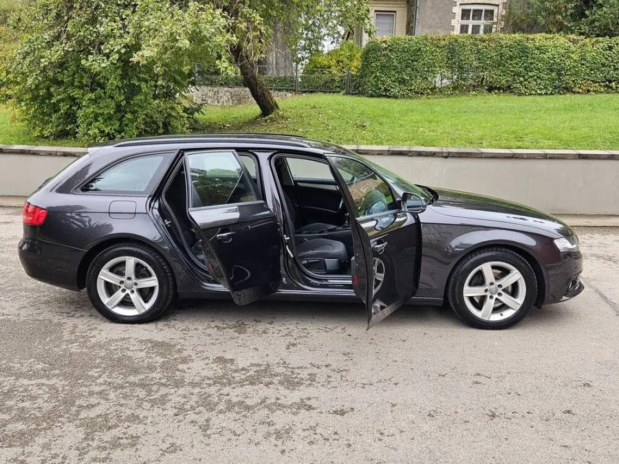 Pelēks Audi A4 2011 Jēkabpils, ar dzinēja tilpumu 2.00 L un nobraukumu 210 tūkst. km par 6290 €, foto 25 vietnē AUTOMOTO.COM.LV
