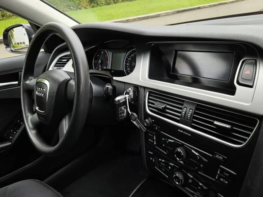 Pelēks Audi A4 2011 Jēkabpils, ar dzinēja tilpumu 2.00 L un nobraukumu 210 tūkst. km par 6290 €, foto 26 vietnē AUTOMOTO.COM.LV