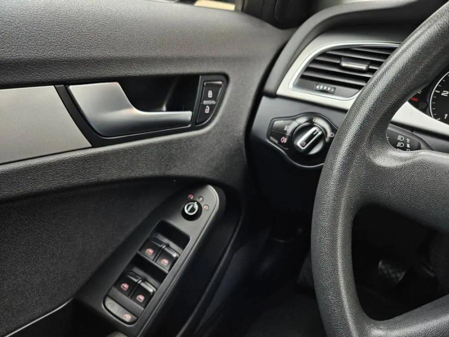 Pelēks Audi A4 2011 Jēkabpils, ar dzinēja tilpumu 2.00 L un nobraukumu 210 tūkst. km par 6290 €, foto 29 vietnē AUTOMOTO.COM.LV