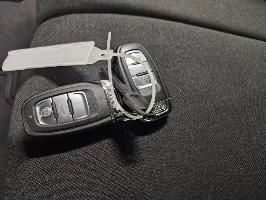 Pelēks Audi A4 2011 Jēkabpils, ar dzinēja tilpumu 2.00 L un nobraukumu 210 tūkst. km par 6290 €, foto 34 vietnē AUTOMOTO.COM.LV