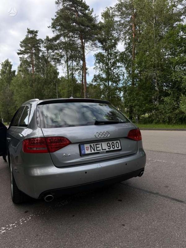 Pelēks Audi A4 2011 Visaginas, ar dzinēja tilpumu 2.97 L un nobraukumu 261 tūkst. km par 6300 €, foto 5 vietnē AUTOMOTO.COM.LV