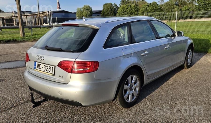 Grey Audi A4 2011 in Riga, with an engine capacity of 2.00 L and mileage of 288 thousand km for 5750 €, photo 9 on AUTOMOTO.COM.LV