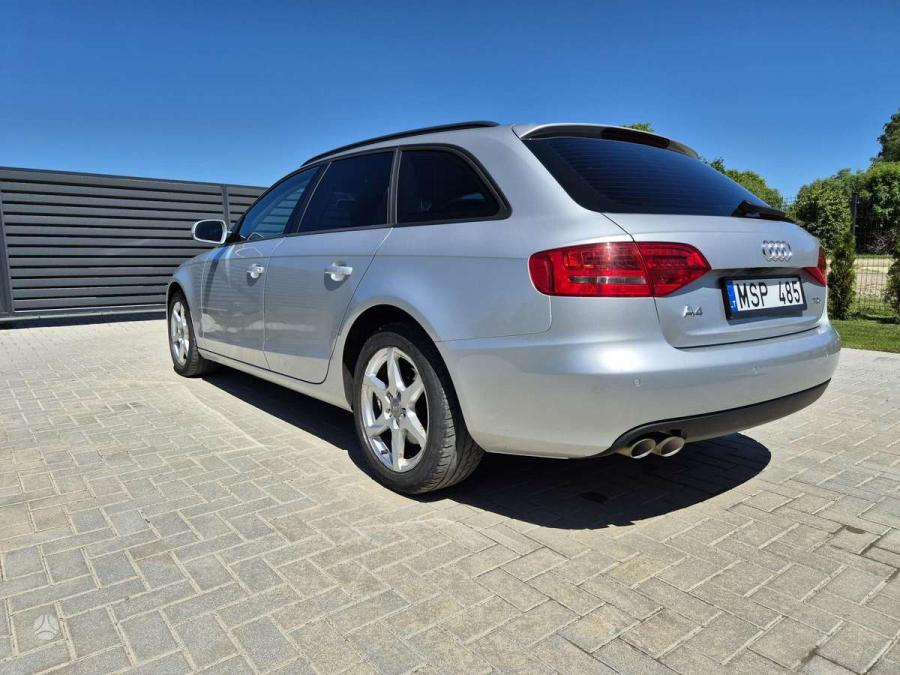 Pelēks Audi A4 2011 Šauļi, ar dzinēja tilpumu 1.97 L un nobraukumu 136 tūkst. km par 5900 €, foto 7 vietnē AUTOMOTO.COM.LV