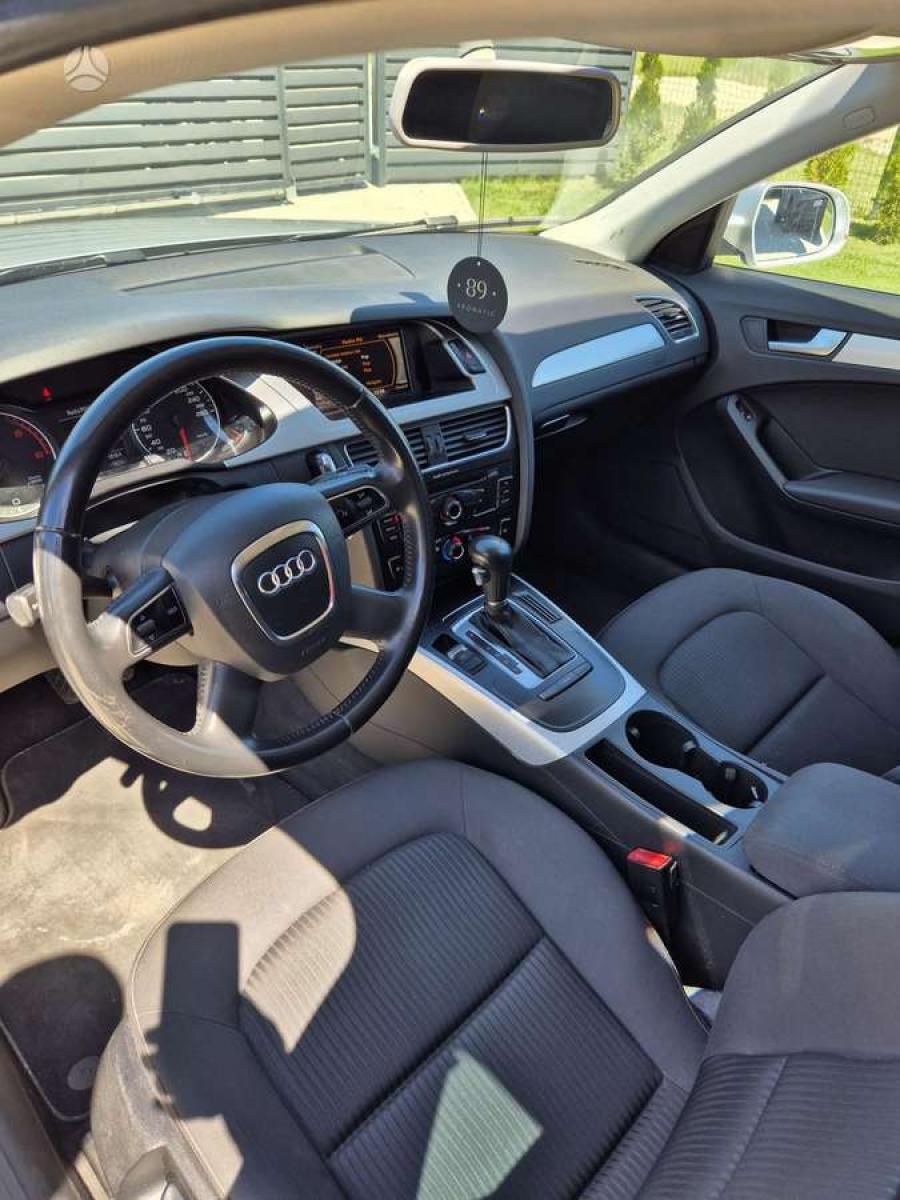 Pelēks Audi A4 2011 Šauļi, ar dzinēja tilpumu 1.97 L un nobraukumu 136 tūkst. km par 5900 €, foto 12 vietnē AUTOMOTO.COM.LV
