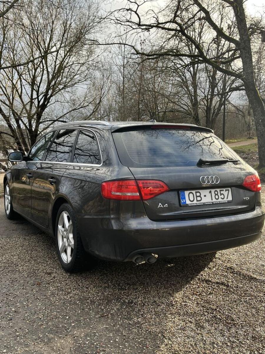 Pelēks Audi A4 2011 Kuldīga, ar dzinēja tilpumu 2.00 L un nobraukumu 326 tūkst. km par 5500 €, foto 5 vietnē AUTOMOTO.COM.LV