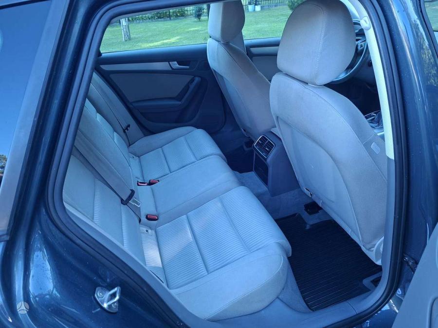 Grey Audi A4 2011 in Silute, with an engine capacity of 2.00 L and mileage of 298 thousand km for 4650 €, photo 7 on AUTOMOTO.COM.LV