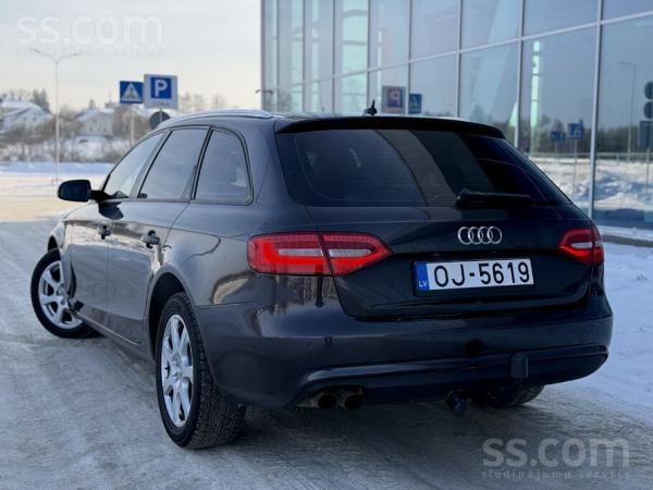 Pelēks Audi A4 2012 Rēzekne, ar dzinēja tilpumu 2.00 L un nobraukumu 283 tūkst. km par 7990 €, foto 4 vietnē AUTOMOTO.COM.LV