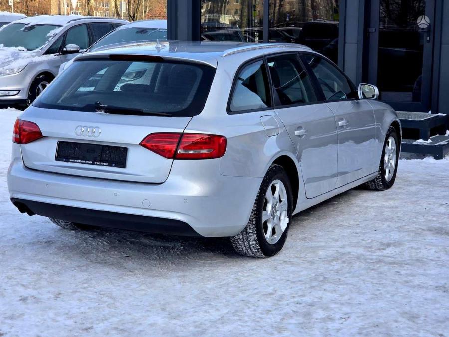 Pelēks Audi A4 2012 Kėdainiai, ar dzinēja tilpumu 1.97 L un nobraukumu 212 tūkst. km par 7000 €, foto 7 vietnē AUTOMOTO.COM.LV