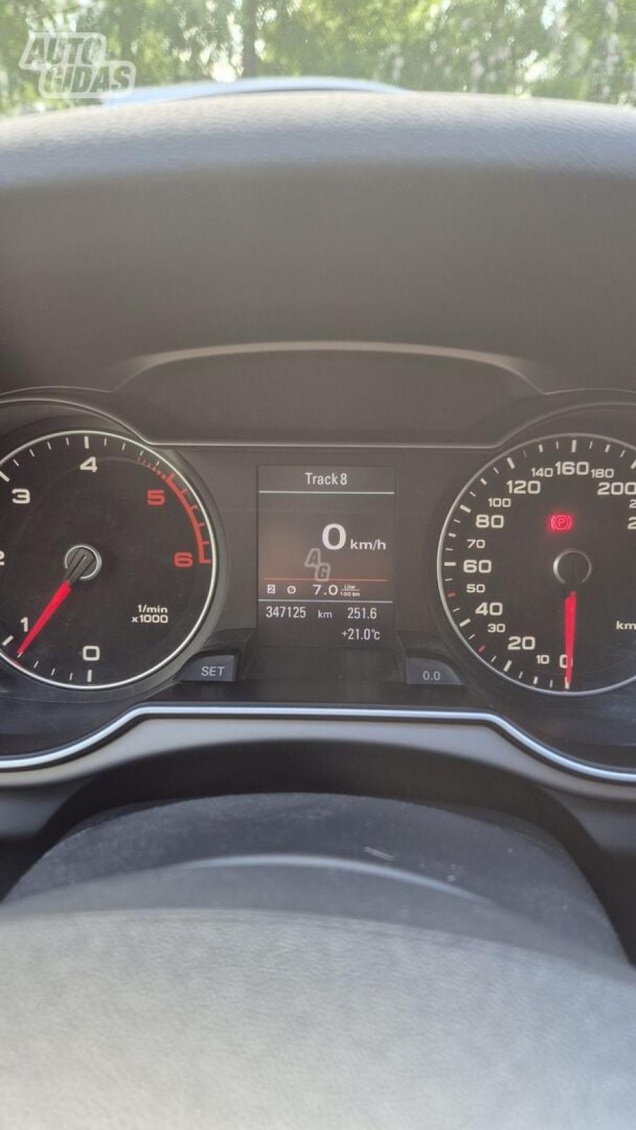 Grey Audi A4 2012 in Vilnius, with an engine capacity of 2.00 L and mileage of 345 thousand km for 7100 €, photo 17 on AUTOMOTO.COM.LV
