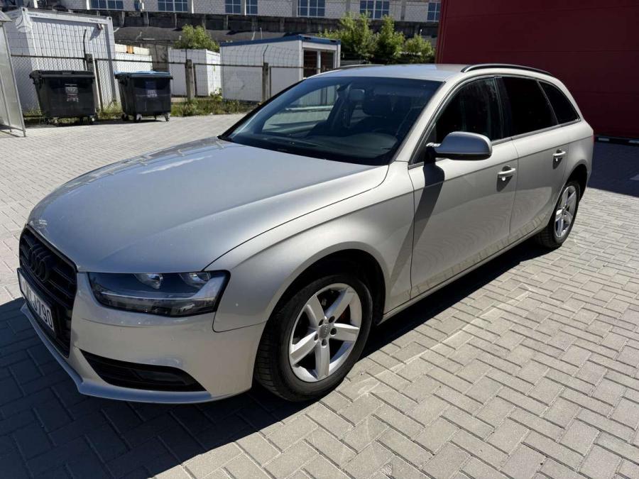 Pelēks Audi A4 2012 Viļņa, ar dzinēja tilpumu 1.97 L un nobraukumu 259 tūkst. km par 5800 €, foto 1 vietnē AUTOMOTO.COM.LV