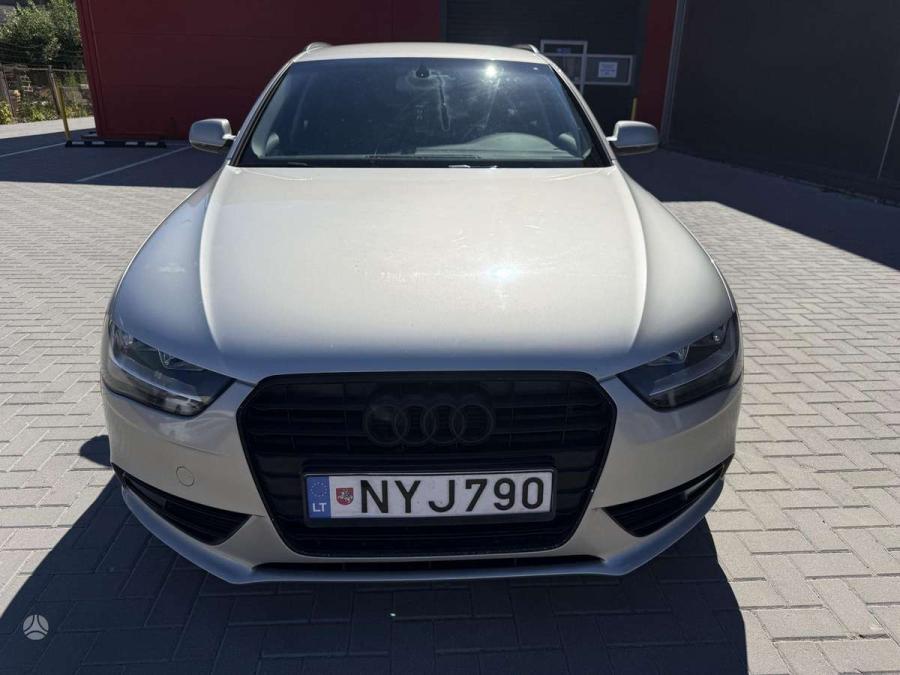 Pelēks Audi A4 2012 Viļņa, ar dzinēja tilpumu 1.97 L un nobraukumu 259 tūkst. km par 5800 €, foto 3 vietnē AUTOMOTO.COM.LV