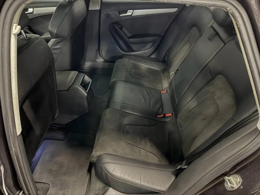 Grey Audi A4 2012 in Jurmala, with an engine capacity of 3.00 L and mileage of 241 thousand km for 9995 €, photo 28 on AUTOMOTO.COM.LV
