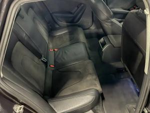 Grey Audi A4 2012 in Jurmala, with an engine capacity of 3.00 L and mileage of 241 thousand km for 9995 €, photo 30 on AUTOMOTO.COM.LV