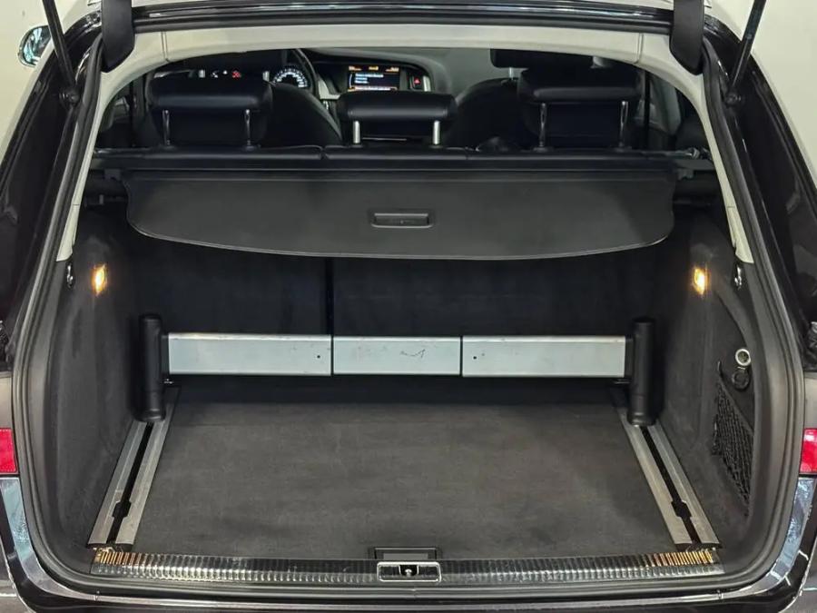 Grey Audi A4 2012 in Jurmala, with an engine capacity of 3.00 L and mileage of 241 thousand km for 9995 €, photo 40 on AUTOMOTO.COM.LV