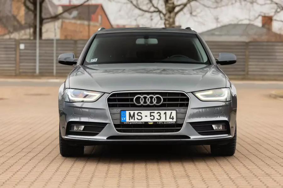 Pelēks Audi A4 2012 Jelgava, ar dzinēja tilpumu 2.00 L un nobraukumu 195 tūkst. km par 5000 €, foto 4 vietnē AUTOMOTO.COM.LV