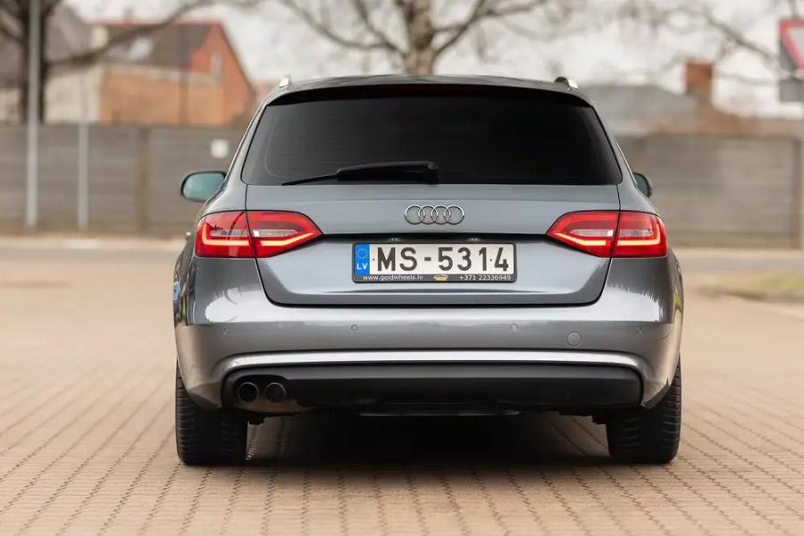 Pelēks Audi A4 2012 Jelgava, ar dzinēja tilpumu 2.00 L un nobraukumu 195 tūkst. km par 5000 €, foto 7 vietnē AUTOMOTO.COM.LV