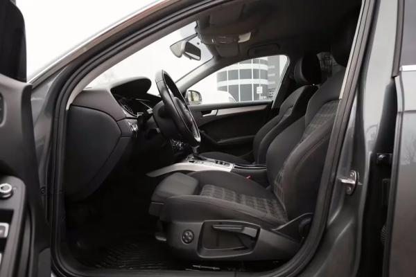 Grey Audi A4 2012 in Jelgava, with an engine capacity of 2.00 L and mileage of 195 thousand km for 5000 €, photo 9 on AUTOMOTO.COM.LV