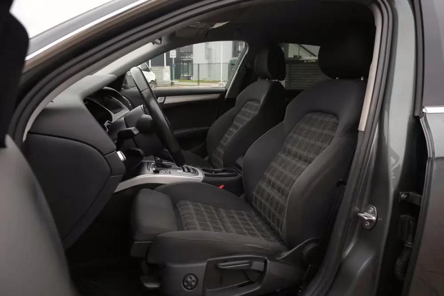 Pelēks Audi A4 2012 Jelgava, ar dzinēja tilpumu 2.00 L un nobraukumu 195 tūkst. km par 5000 €, foto 13 vietnē AUTOMOTO.COM.LV