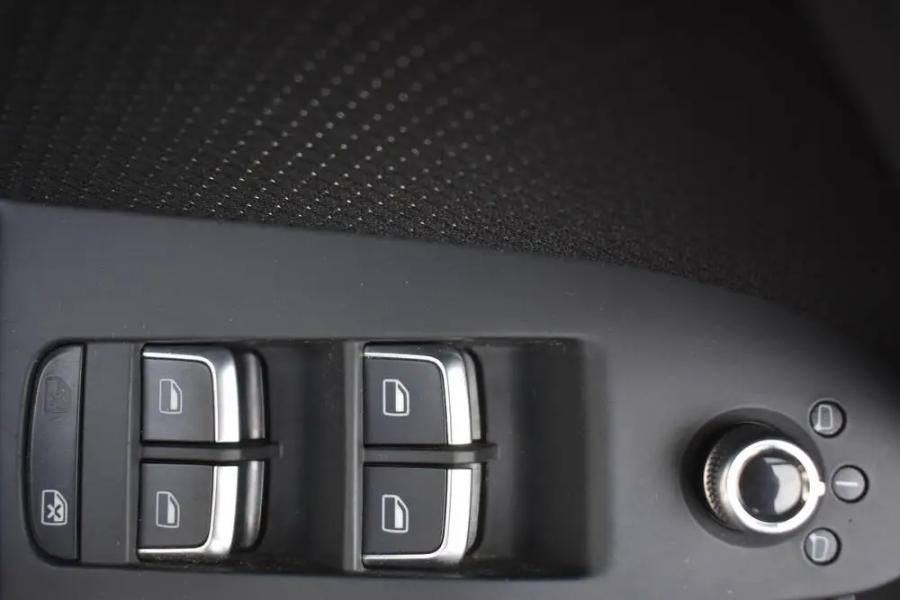 Pelēks Audi A4 2012 Talsi, ar dzinēja tilpumu 1.80 L un nobraukumu 175 tūkst. km par 9900 €, foto 12 vietnē AUTOMOTO.COM.LV