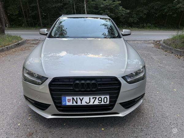 Pelēks Audi A4 2012 Viļņa, ar dzinēja tilpumu 1.97 L un nobraukumu 259 tūkst. km par 5900 €, foto 2 vietnē AUTOMOTO.COM.LV